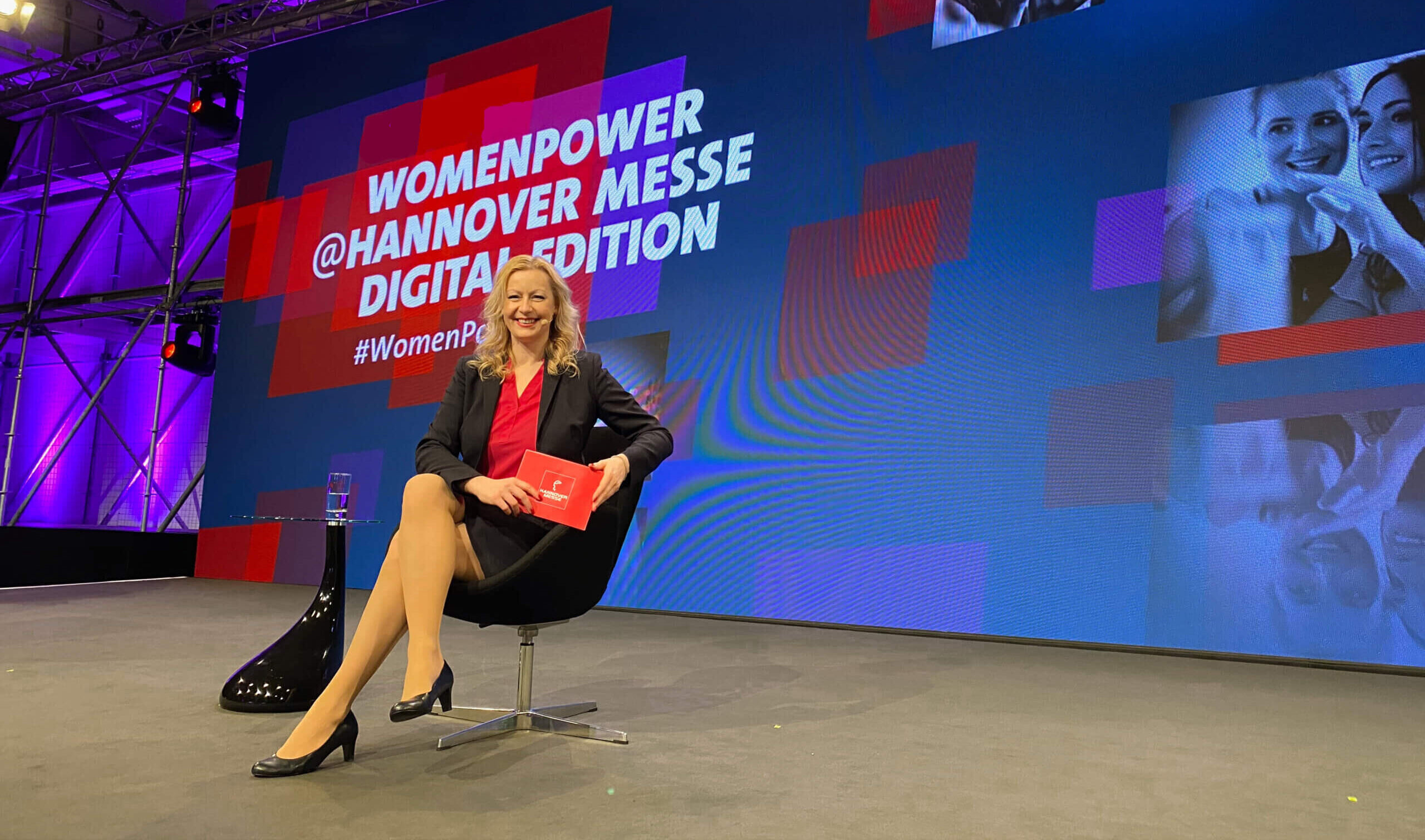 Bekannte Politik Moderatorin mit besten Referenzen: Carmen Hentschel